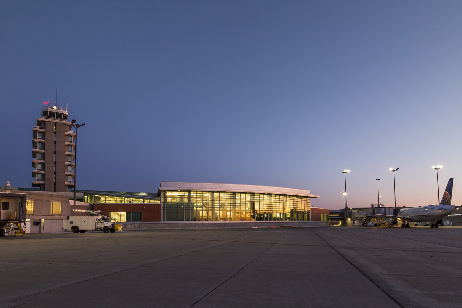 Gerald R. Ford Airport - Vos Glass LLC