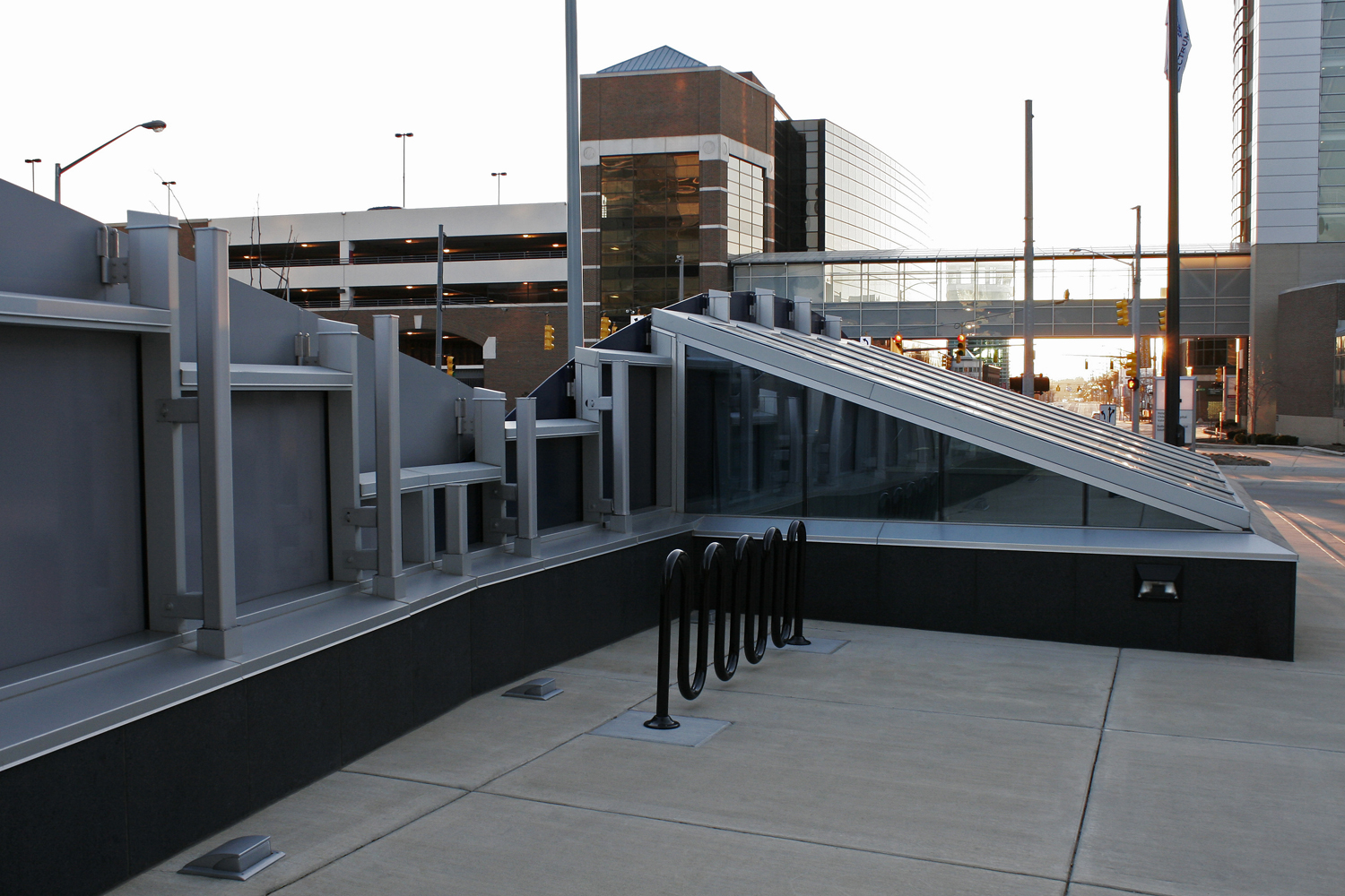 Helen DeVos Children's Hospital - Vos Glass LLC
