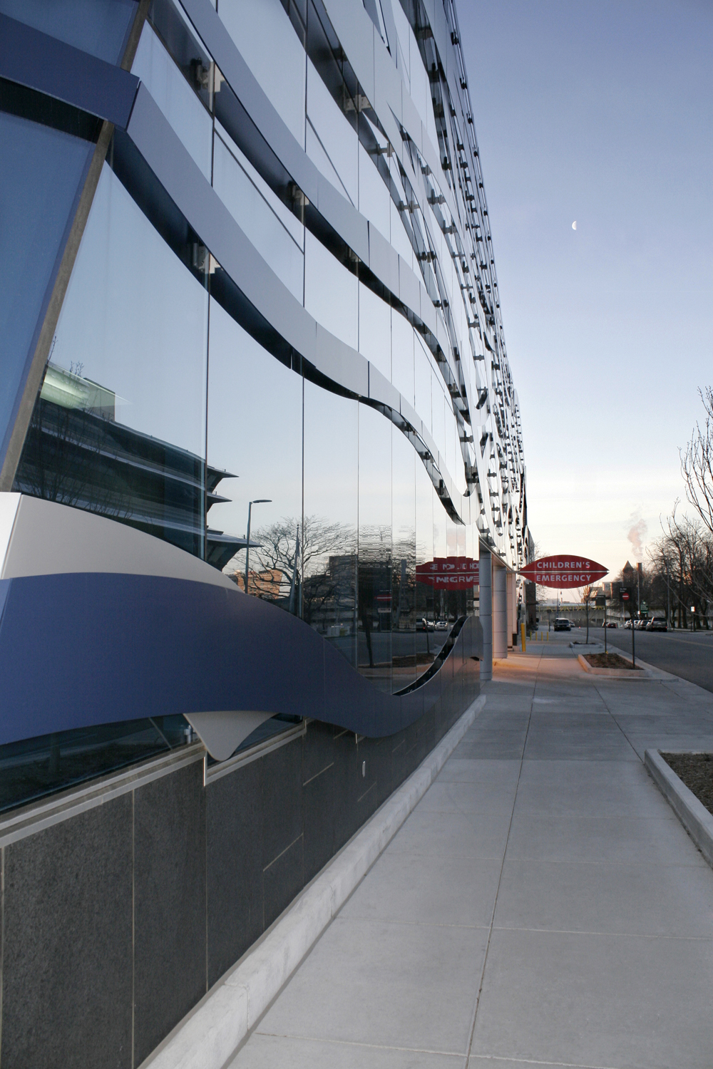 Helen DeVos Children's Hospital - Vos Glass LLC