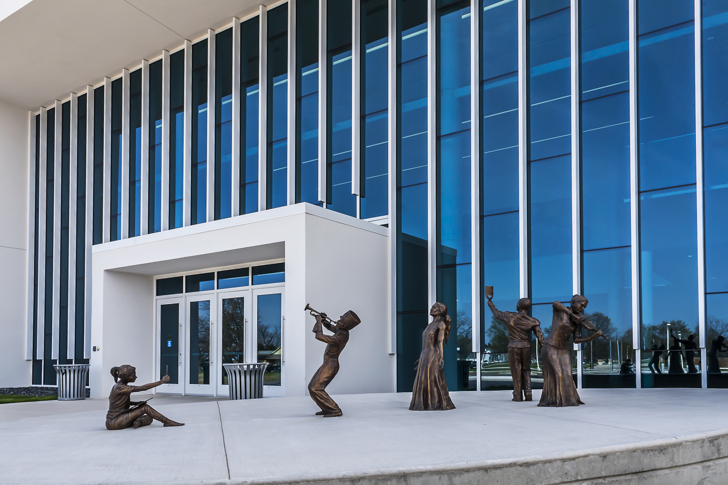 Jenison Public Schools Fine Arts Center - Vos Glass LLC