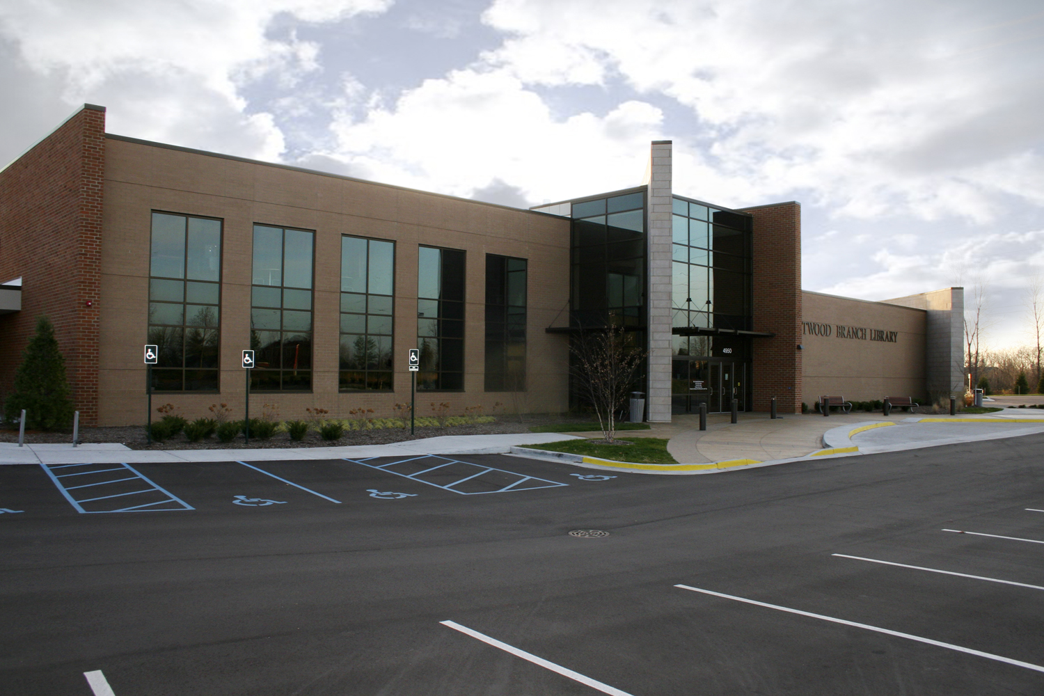 Kentwood Library - Vos Glass LLC